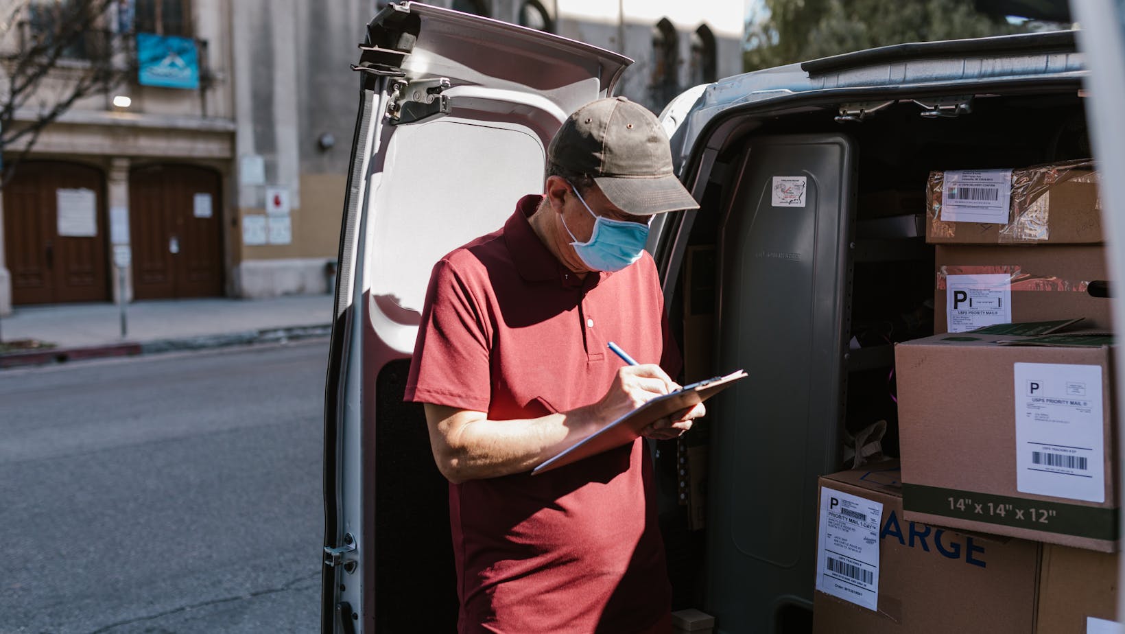 EMS in Shipping: Speed, Global Reach & Delivery Efficiency ...